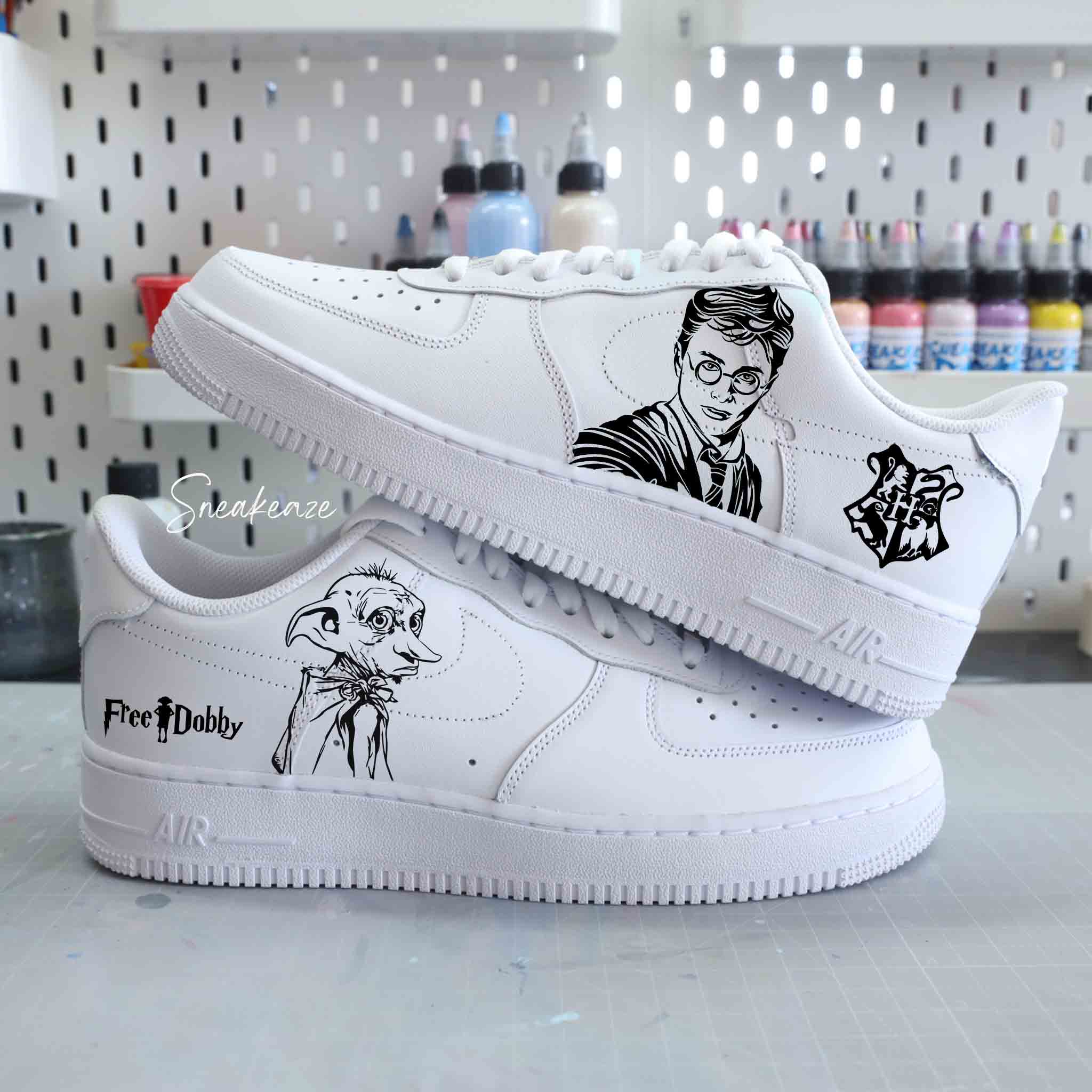 Air force 1 custom sur-mesure "Harry Potter x Dobby" – SNEAKEAZE CUSTOMS